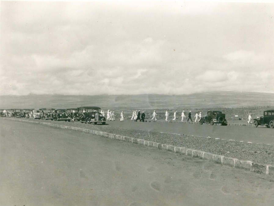 Land Sampans | Images of Old Hawaiʻi
