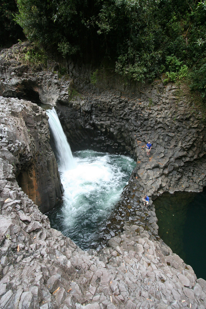 Boiling Pots | Images of Old Hawaiʻi