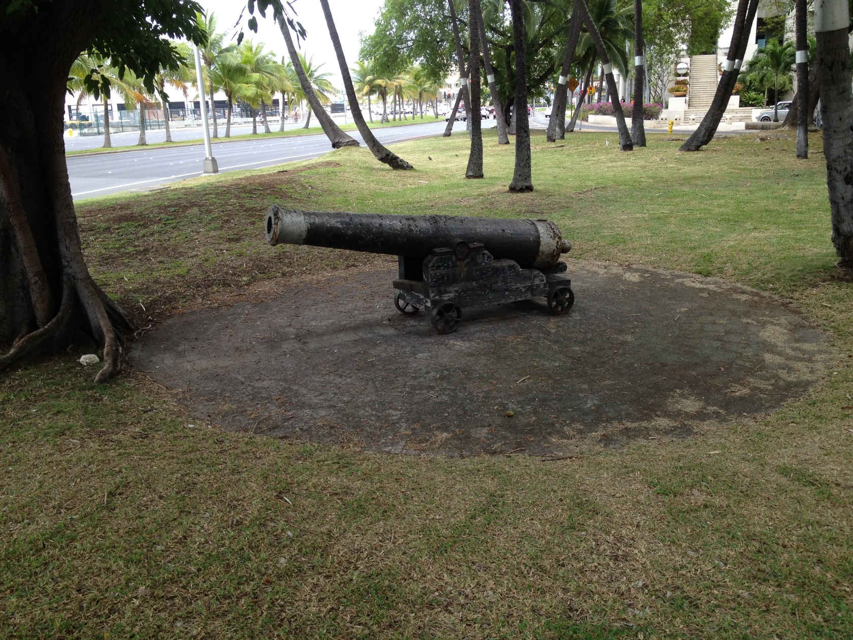 Canon from Honolulu Fort (Kekuanohu) (1816) which was demolished 1857 ...