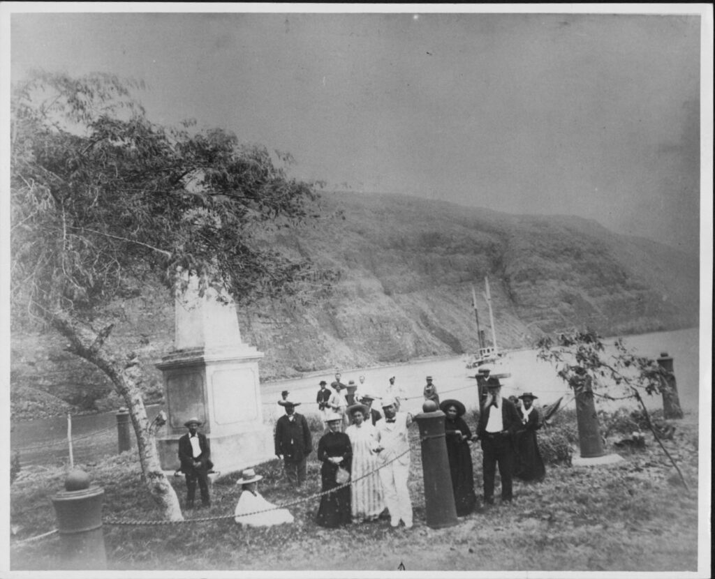Captain Cook Monument | Images of Old Hawaiʻi