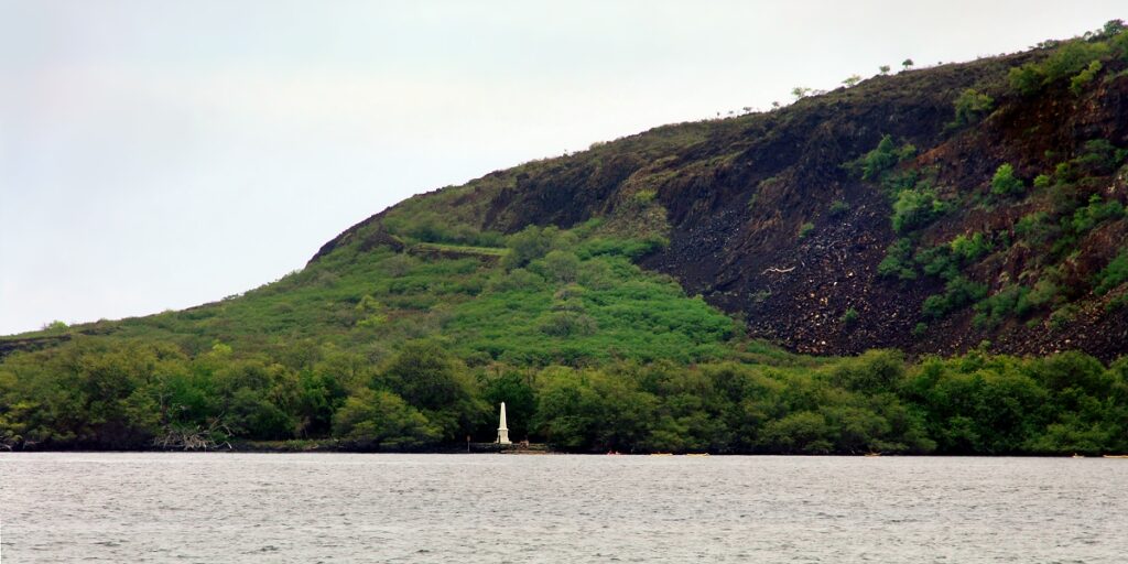 Captain Cook Monument | Images of Old Hawaiʻi