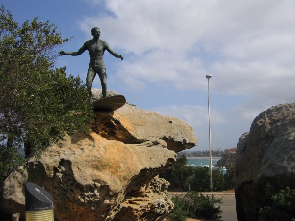 Duke Kahanamoku Statue in Freshwater Beach, Austraila | Images of Old ...