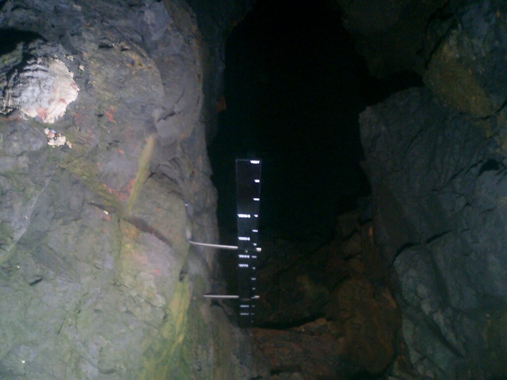 Hālawa Shaft | Images of Old Hawaiʻi