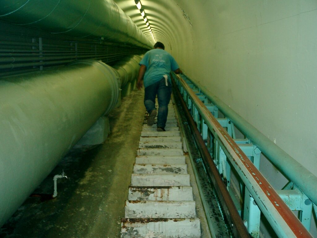 Hālawa Shaft | Images of Old Hawaiʻi