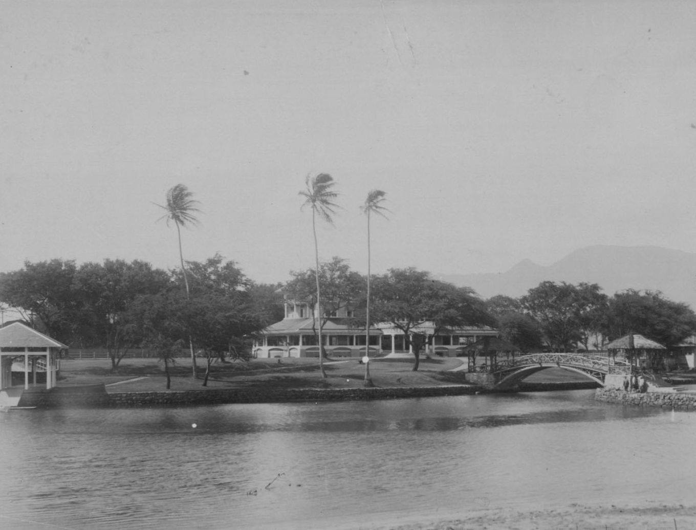 At The End Of The Line | Images of Old Hawaiʻi