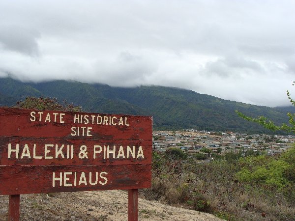 Halekiʻi and Pihana Heiau | Images of Old Hawaiʻi