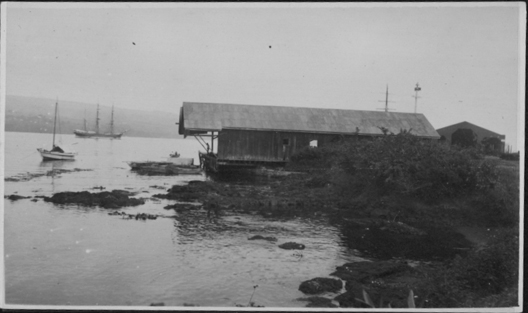 Pauka‘a Lighthouse | Images of Old Hawaiʻi
