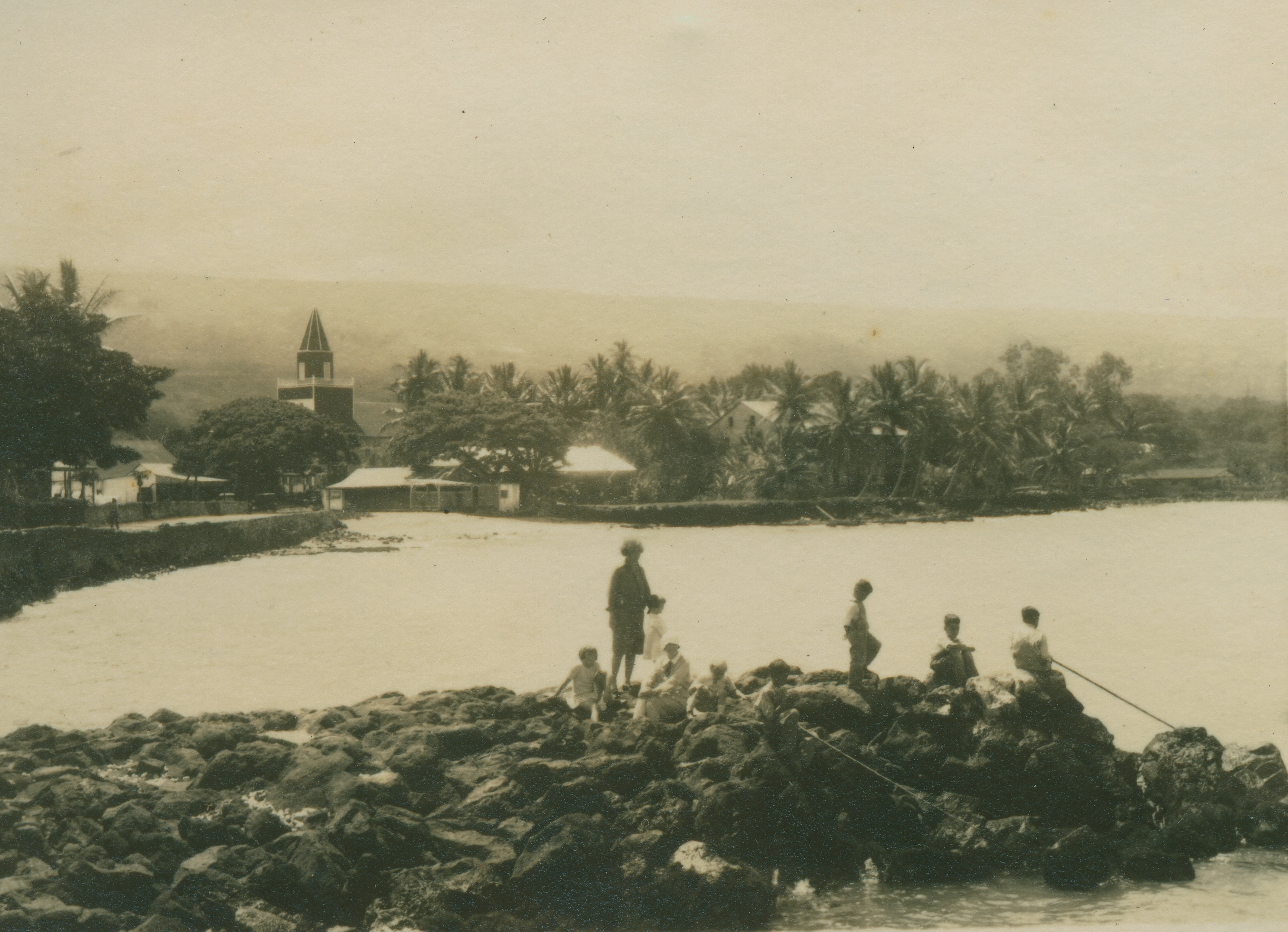Huliheʻe, Its Owners and Visitors | Images of Old Hawaiʻi
