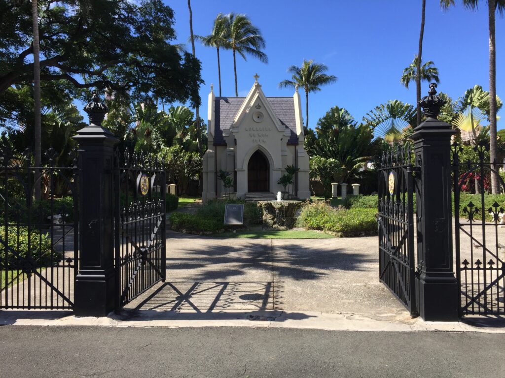 Lunalilo’s Crown | Images of Old Hawaiʻi