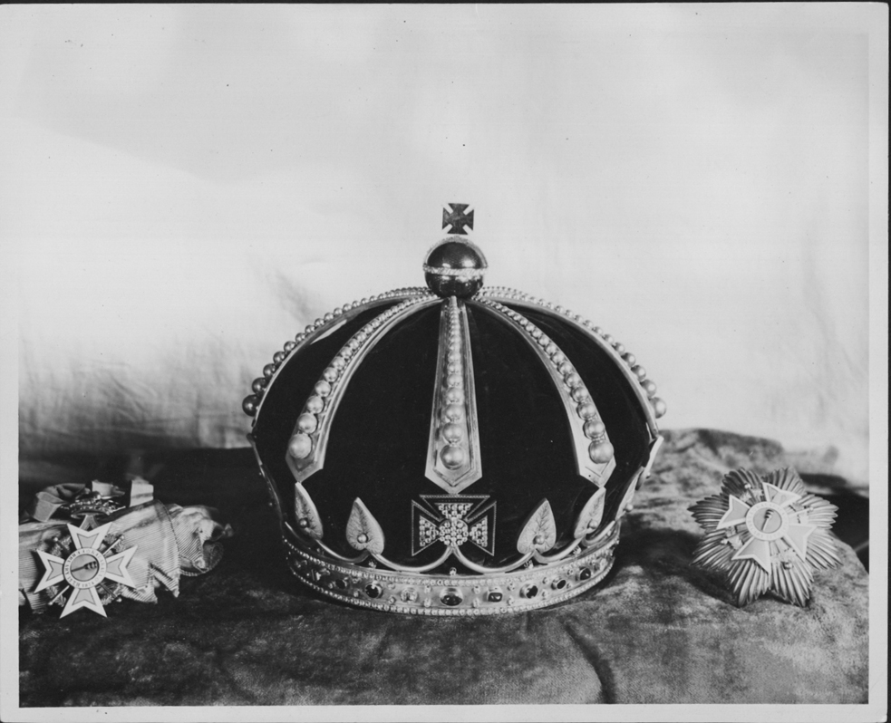 The Crowning | Images of Old Hawaiʻi