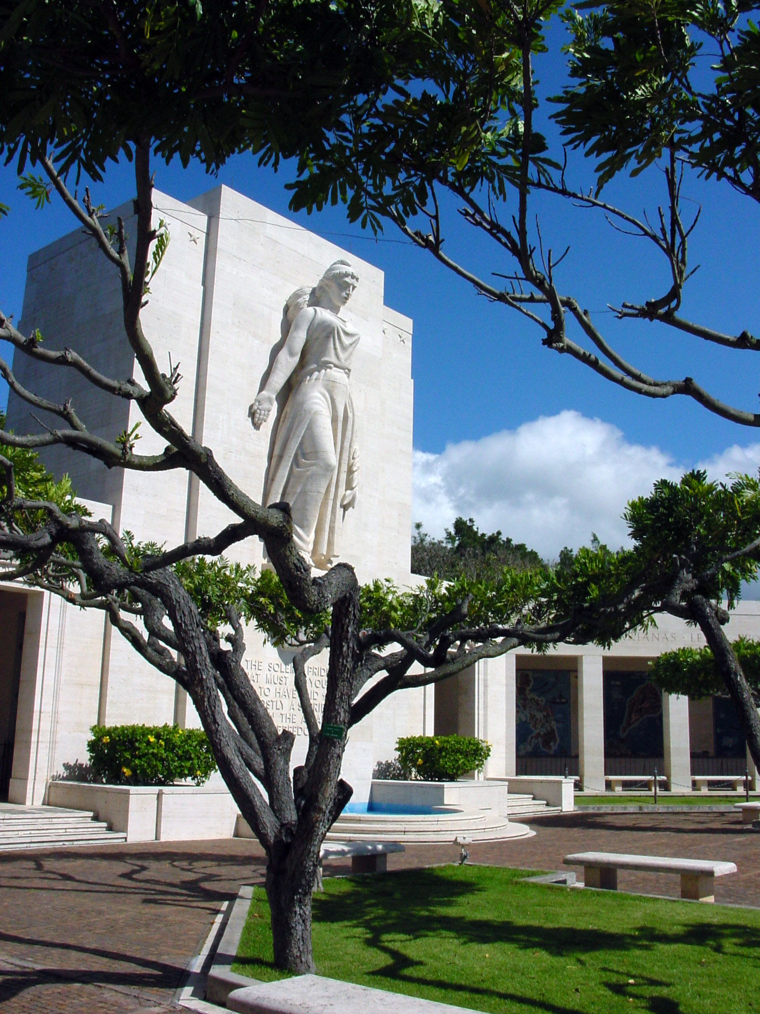 Pūowaina | Images of Old Hawaiʻi