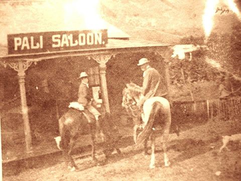 Pali Saloon | Images of Old Hawaiʻi