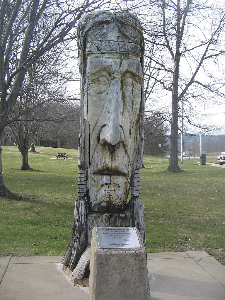 Trail of the Whispering Giants | Images of Old Hawaiʻi