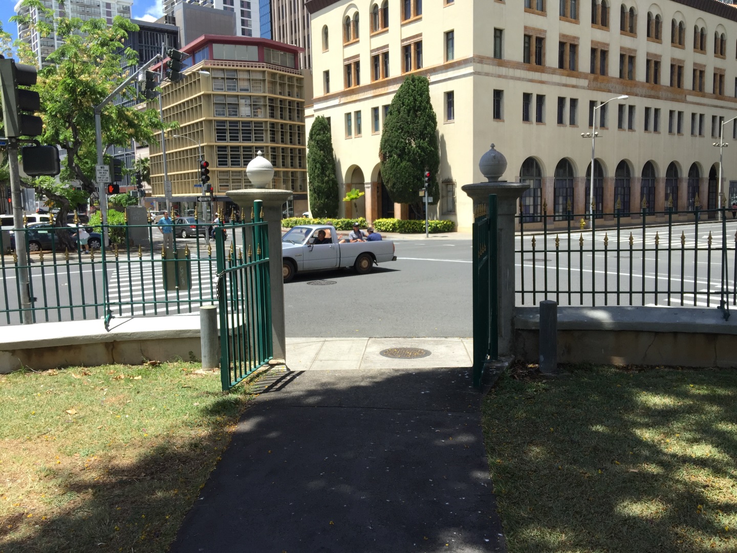 The 5th Gate | Images of Old Hawaiʻi