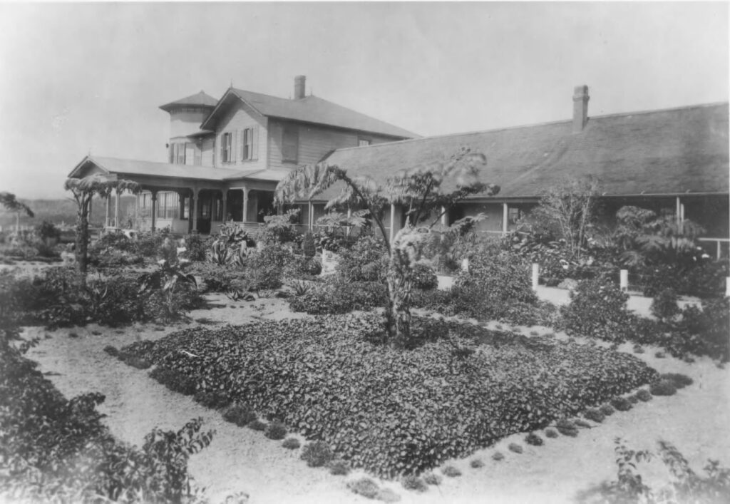 Evolution of the Volcano House | Images of Old Hawaiʻi